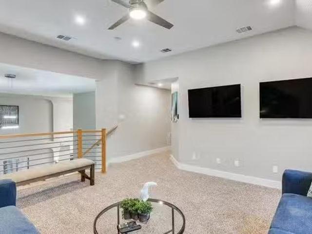 Vicksburg Drive
