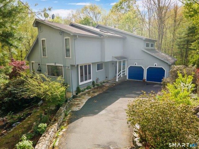 Vidich Ln, Naugatuck, Home For Sale