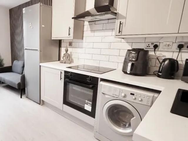 Viet Grill, 58 Kingsland Road, London, E2 8DP, United Kingdom | Room for rent #167861479 | Rentberry