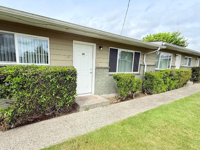 View at the Lake II: New Management + Leasing Specials! Pool, Balcony, Laundry on Site 1 Bedroom Apartment for Rent at 1650 S 308th St, Federal Way, WA 98003