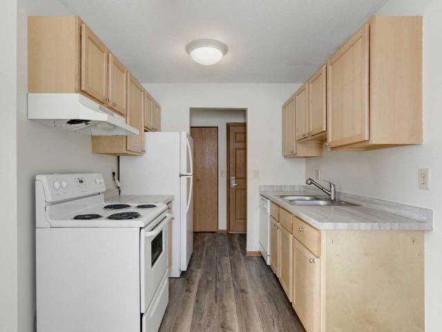 View Pointe Apartments 1 Bedroom Apartment for Rent at 3898 Valley View Dr S, Eagan, MN 55122