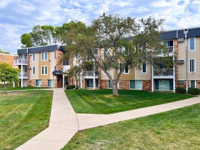 View Pointe Apartments 1 Bedroom Apartment for Rent at 3898 Valley View Dr S, Eagan, MN 55122