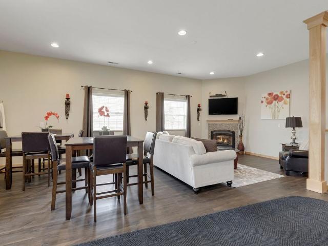 View Pointe Apartments 2 Bedroom Apartment for Rent at 3898 Valley View Dr S, Eagan, MN 55122