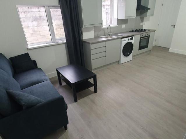 View Property Video 1 bed ground floor flat to rent £1,050 pcm £242 pw