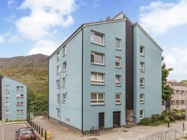 Viewcraig Street, Edinburgh EH8, 3 bed flat to rent, £1,500 pcm | PrimeLocation
