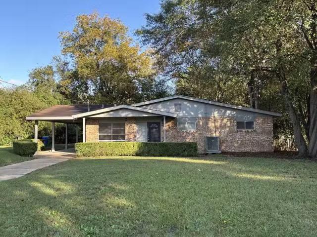 VIEWABLE NOW 1428 Chalbena Ave