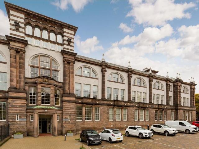 Viewforth, Bruntsfield, Edinburgh, EH10 4 bed flat to rent £3,500 pcm £808 pw