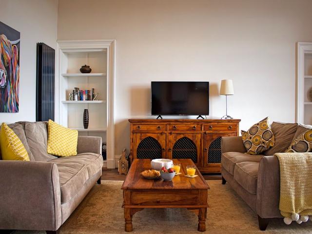 Viewfield Place, Stirling FK8, 2 bed flat to rent, £1,650 pcm | PrimeLocation