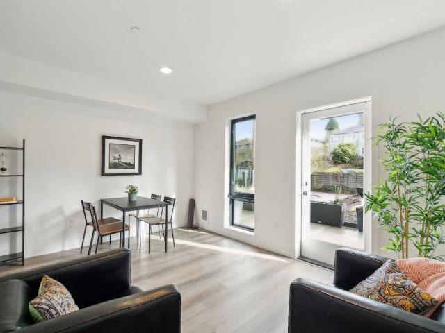 Viewland 1 Bedroom Apartment for Rent at 9736 Greenwood Ave N, Seattle, WA 98103 Greenwood