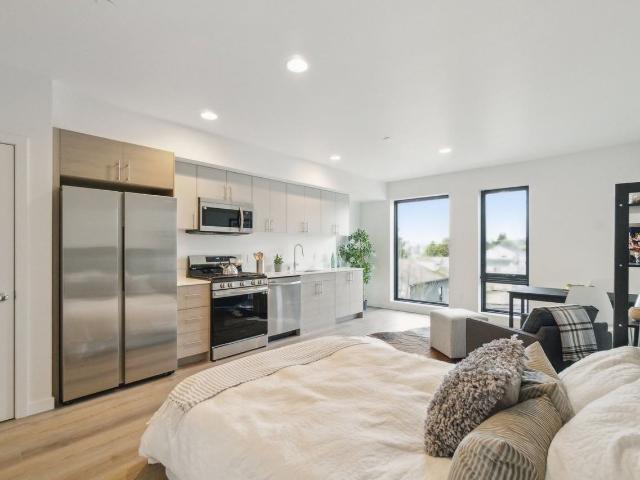 Viewland Studio Apartment for Rent at 9736 Greenwood Ave N, Seattle, WA 98103 Greenwood