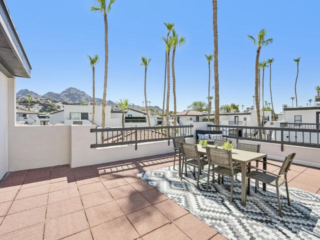 Views at the Peak 2 Bedroom Apartment for Rent at 7649 N 18th St, Phoenix, AZ 85020