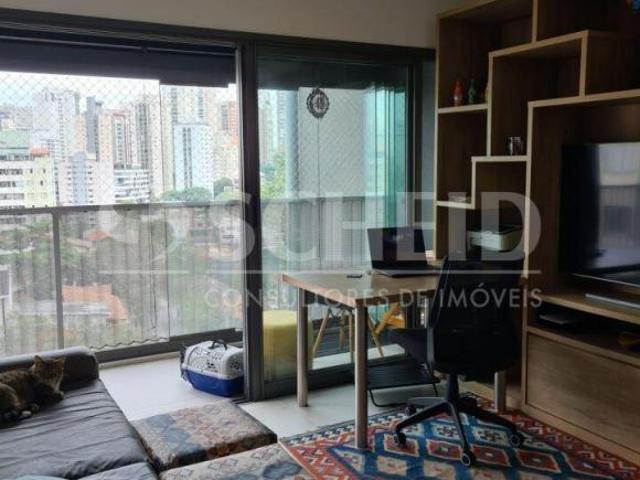 VILA MADALENA COM 1 SUÍTE E TERRAÇO