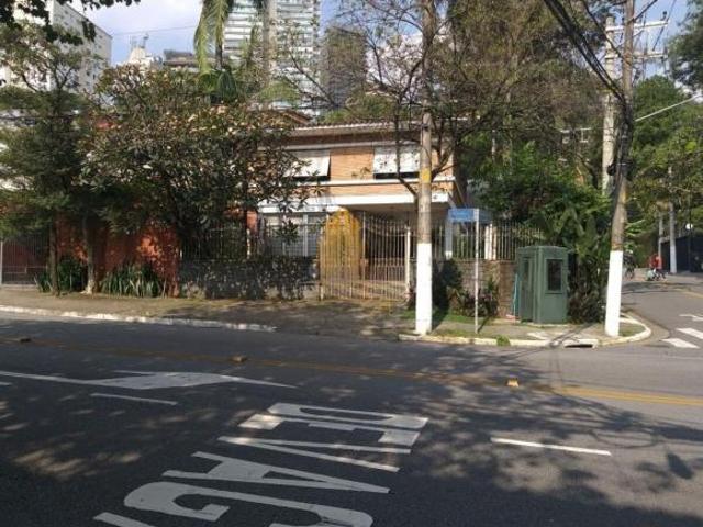 Imperdível! Casa à venda em São Paulo SP, Vila Madalena, 3 quartos, 1 suíte, 3 banheiros, 3 vagas, 1