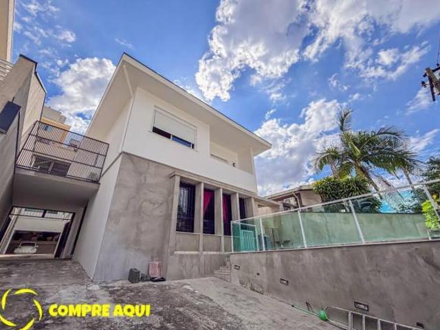 Vila Madalena | 4 Quartos | Cozinha Gourmet | 6 Vagas | Edícula | 300m²