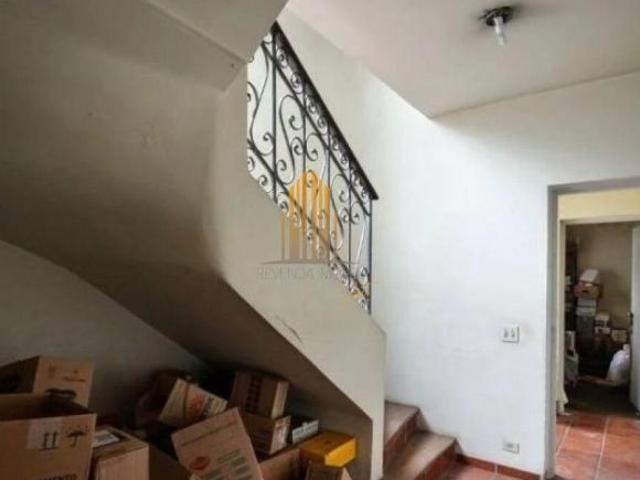 VILA MARIANA CASA SOBRADO DE 300M², POSSUI 4 DORMITÓRIOS 1 SUÍTE, E 3 VAGAS