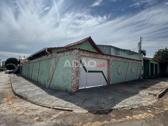 Vila Novo Horizonte 3/4 sendo 2 suites. Casa de Rua com 3 Quarto s por R$ 520000.00 no setor Setor