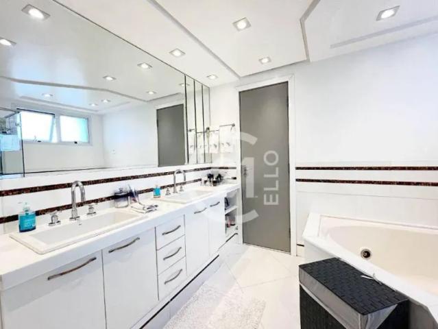 Vila Nova Conceição, 3 suítes, 226m²