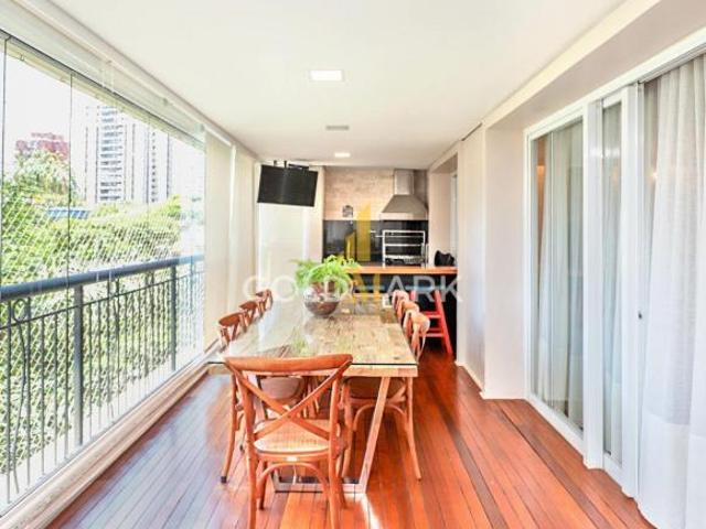 Vila Nova Conceição 226 m² 3 suítes 4 garagens