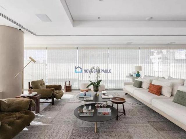Vila Nova Conceição 251m², 3 quartos Suítes 4 Vagas
