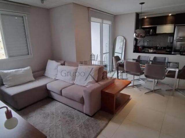 Vila Nova Conceição 2 Dormitórios 72m² 2 GRs