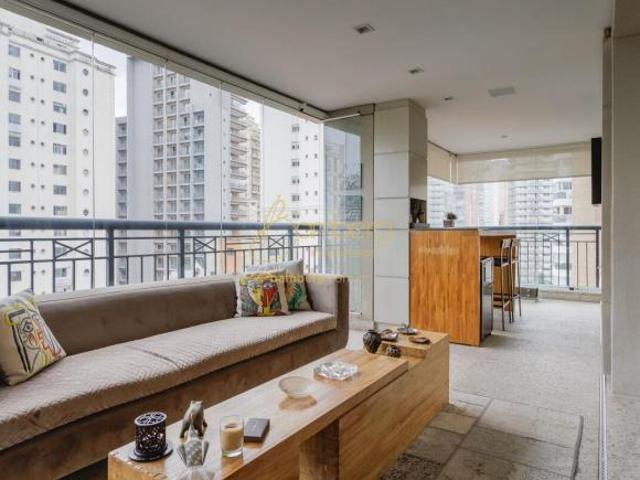 Vila Nova Conceição / 4 suítes/ 5 vagas / próximo ao Ibirapuera
