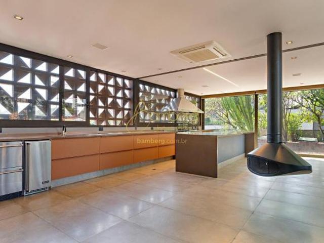 Vila Nova Conceição, 500mts, 3 quartos, 4 vagas, roof top