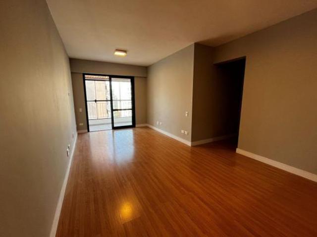 Vila Nova Conceição | 71 m² reformado com vista para o Ibirapuera | 2 dorm. 1 suíte | 2 vagas