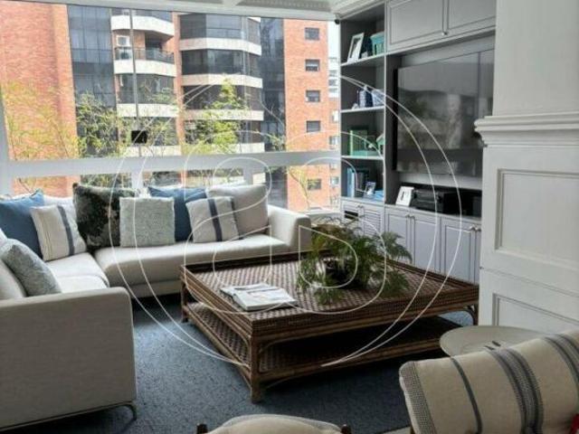VILA NOVA CONCEIÇÃO! COBERTURA DUPLEX JUNTO A PRAÇA PEREIRA COUTINHO!