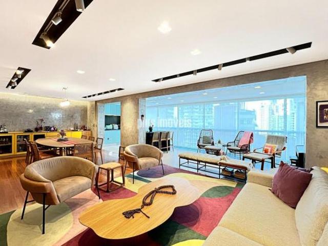 VILA NOVA CONCEIÇÃO APARTAMENTO 226M²