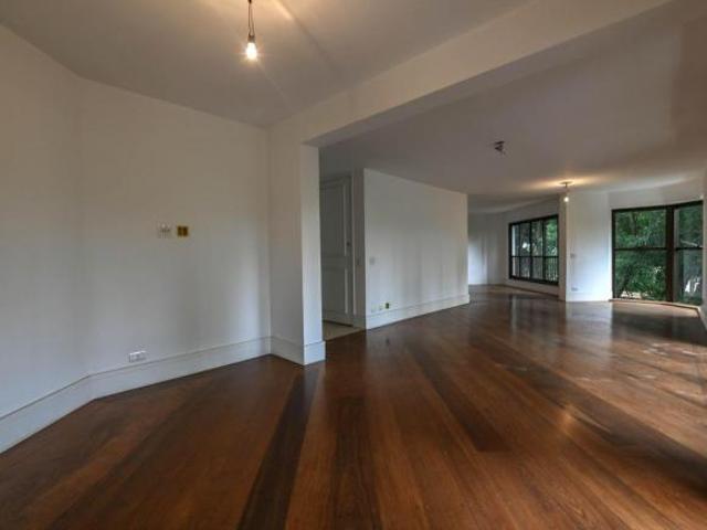 Vila Nova Conceição: Luxo e Conforto em Apartamento Exclusivo com 4 Suítes e Lazer Completo!