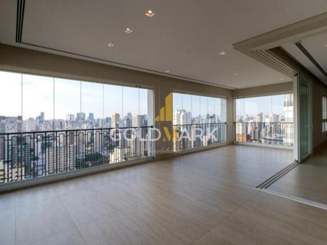Vila Olímpia 349 metros 4 suítes 5 garagens condomínio Club