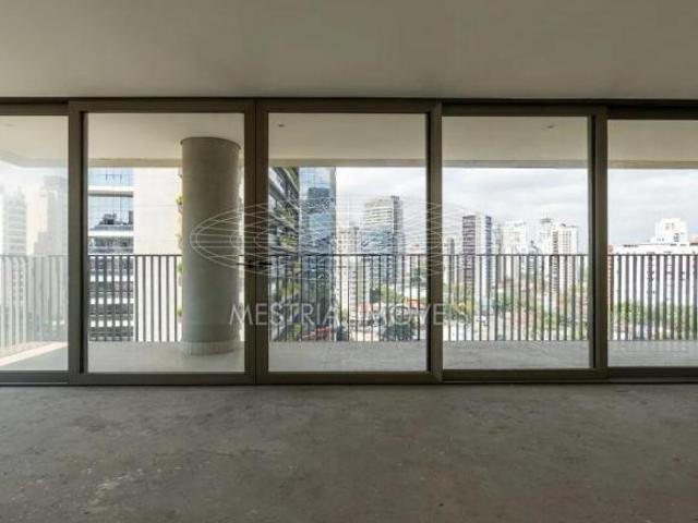 Vila Olímpia | Apto nunca habitado | Com 271 m² | 3 suítes | Vista privilegiada!
