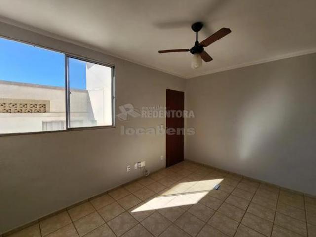 Vila Angélica Apartamento de 02 dormitórios, 01 vaga de garagem