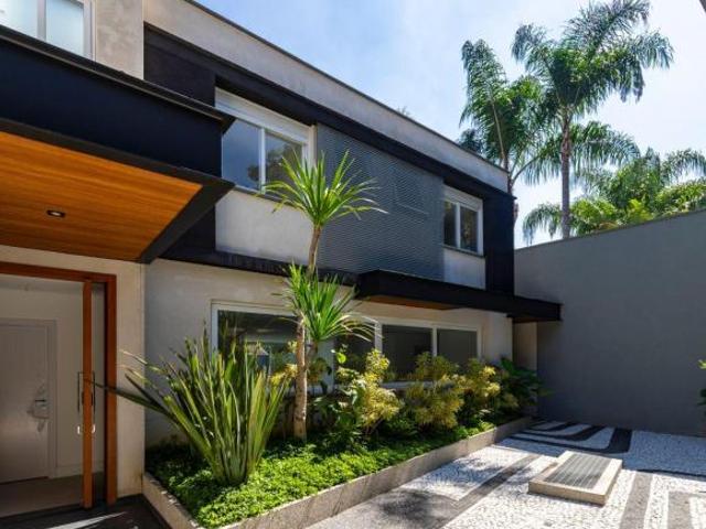 Vila Arese Casa de Alto Padrão Condominio Fechado Exclusivo / Apenas 7 familias