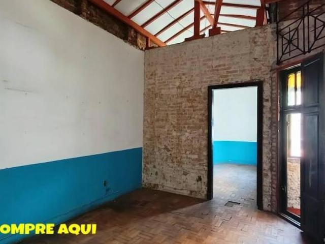 Vila Buarque | 80m² | 2 quartos | Último andar | Próximo ao metrô