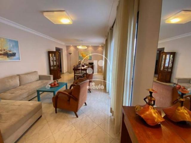 Vila Bastos. Apartamento com 160m2. 3 Dormitórios, sendo 1 suíte, 3 banheiros e 2 vagas com depósito