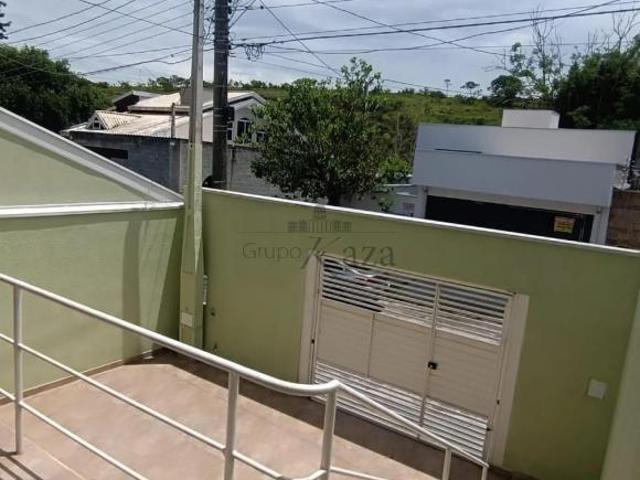 Vila Branca Casa 2 Dormitórios 175m²