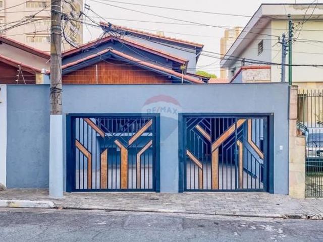 Vila Clementino: Casa Moderna e Espaçosa, 3 Vagas, 4 dormitórios, sendo 1 suíte