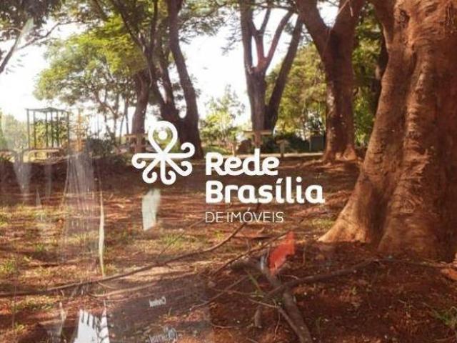 Vila da Telebrasília Rua 1 | Casa térrea com 3 quartos 3 vagas Brasília / Plano Piloto