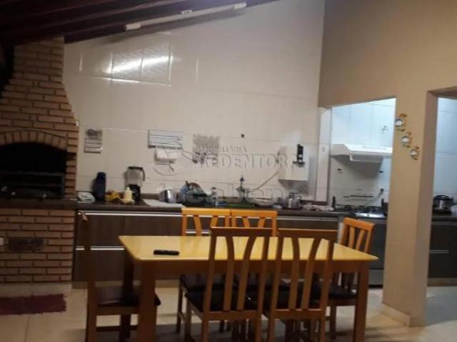 Vila Elmaz casa com 03 dormitórios, 03 vagas de garagem