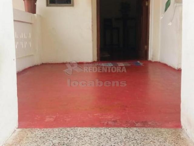 Vila Ercília Sobrado com 03 dormitório, 02 vagas de garagem