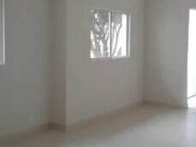 Vila Guarani – Casa Sobrado Residencial de 220m² com 2 Dormitórios, 3 Banheiros e 2 Vagas de Garagem