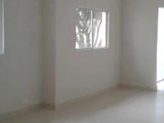 Vila Guarani – Casa Sobrado Residencial de 220m² com 2 Dormitórios, 3 Banheiros e 2 Vagas de Garagem