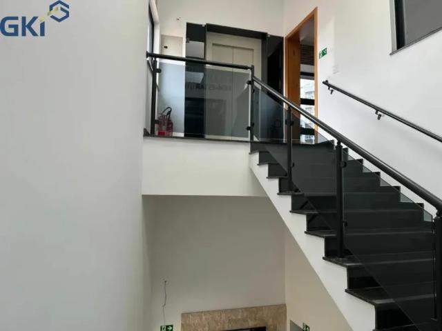 Vila Guarani, Prédio comercial novo