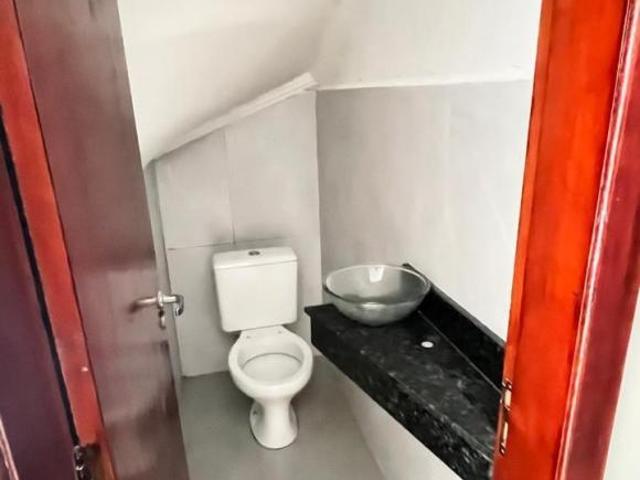 Vila Guilhermina: Casa de 2 Dormitórios com Cooktop e Box por apena