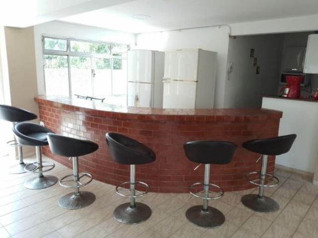 Vila Gumercindo entre duas estações de metrô