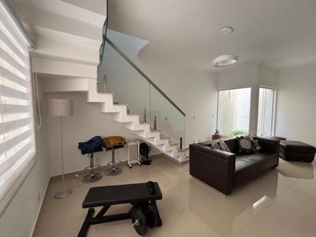 Vila Gumercindo Sobrado de Vila 3 dormitórios e 2 vagas portão automático