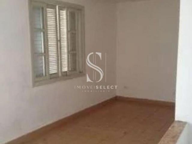 VILA LEOPOLDINA CASA ASSOBRADADA DE 120m² COM 3 QUARTOS, 2 BANHEIROS E 2 VAGAS Á VENDA