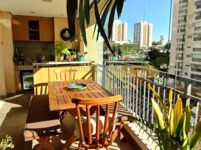 Vila Romana apartamento claro e com varanda gourmet para encontros festivos