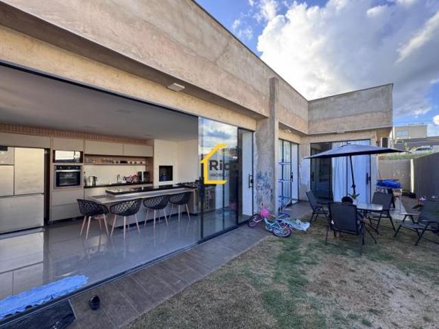 VILA SUÍÇA CASA ESPAÇOSA E CONFORTÁVEL